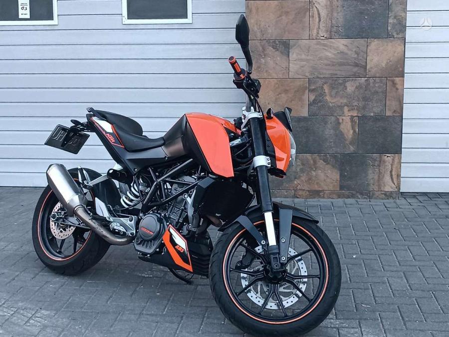 KTM Duke 2013 Panevēža, ar dzinēja tilpumu 0.13 L un nobraukumu 24 tūkst. km par 1950 €, foto 1 vietnē AUTOMOTO.COM.LV