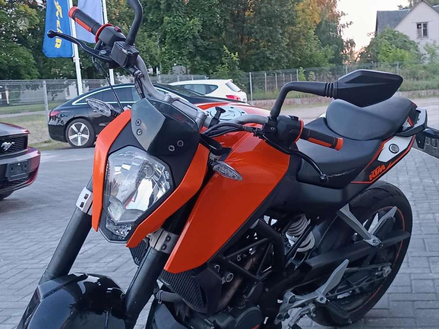 KTM Duke 2013 Panevēža, ar dzinēja tilpumu 0.13 L un nobraukumu 24 tūkst. km par 1950 €, foto 9 vietnē AUTOMOTO.COM.LV