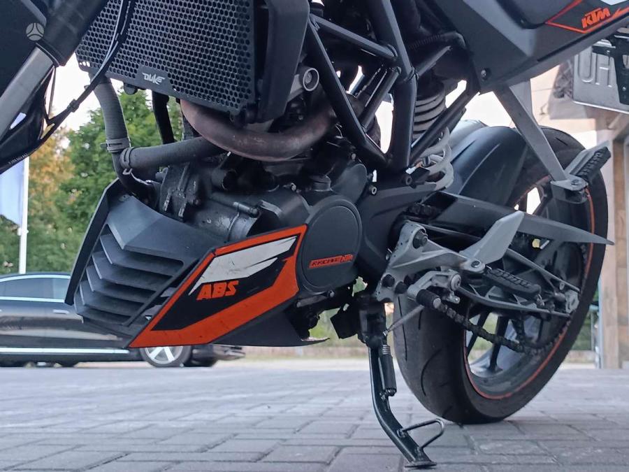 KTM Duke 2013 Panevēža, ar dzinēja tilpumu 0.13 L un nobraukumu 24 tūkst. km par 1950 €, foto 13 vietnē AUTOMOTO.COM.LV