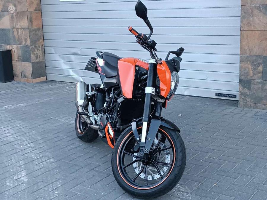 KTM Duke 2013 Panevēža, ar dzinēja tilpumu 0.13 L un nobraukumu 24 tūkst. km par 1950 €, foto 18 vietnē AUTOMOTO.COM.LV