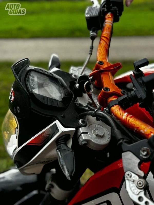 KTM Duke 2013 Šauļi, ar dzinēja tilpumu 0.13 L un nobraukumu 45 tūkst. km par 1400 €, foto 8 vietnē AUTOMOTO.COM.LV