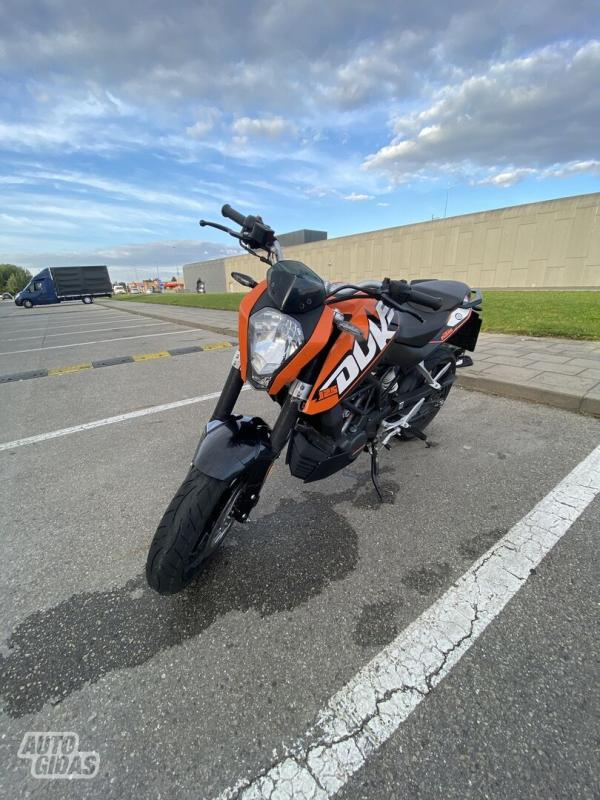 KTM Duke 2013 in Panevezys on AUTOMOTO.COM.LV KTM Duke 2013 in Panevezys, with an engine capacity of 0.13 L and mileage of 40 thousand km for 1100 €, photo 3 on AUTOMOTO.COM.LV