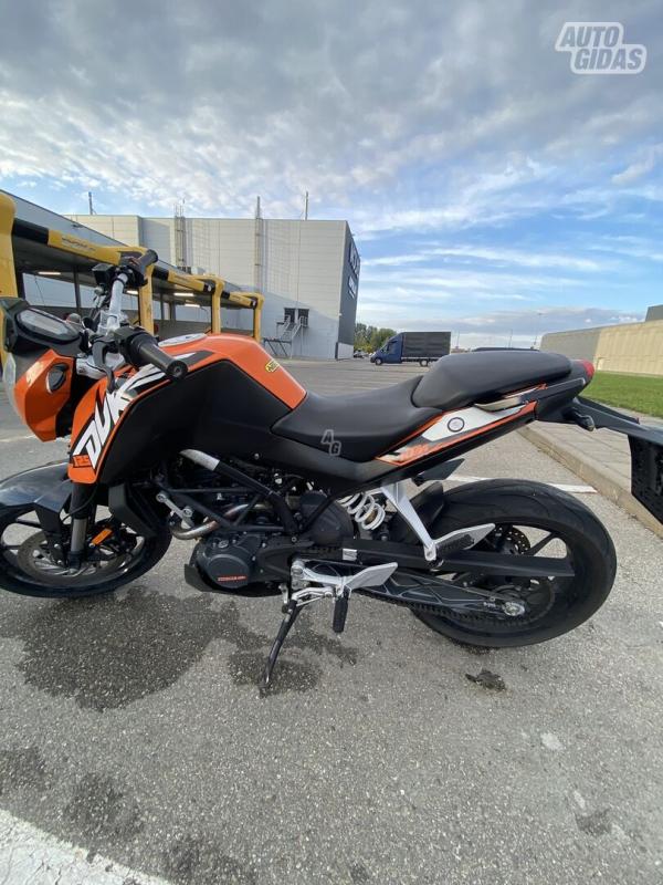 KTM Duke 2013 in Panevezys on AUTOMOTO.COM.LV KTM Duke 2013 in Panevezys, with an engine capacity of 0.13 L and mileage of 40 thousand km for 1100 €, photo 4 on AUTOMOTO.COM.LV