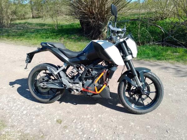 KTM Duke 2014 Radviliškis, ar dzinēja tilpumu 0.13 L un nobraukumu 62 tūkst. km par 1350 €, foto 1 vietnē AUTOMOTO.COM.LV