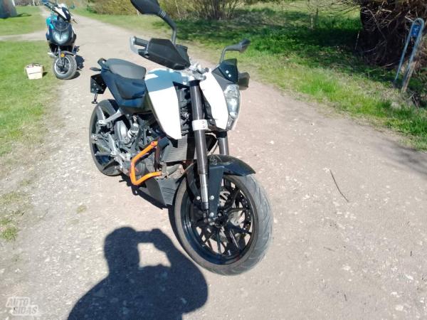 KTM Duke 2014 Radviliškis, ar dzinēja tilpumu 0.13 L un nobraukumu 62 tūkst. km par 1350 €, foto 2 vietnē AUTOMOTO.COM.LV