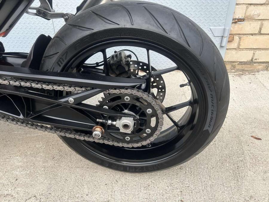 KTM Duke 2014 in Birstonas, with an engine capacity of 0.69 L and mileage of 39 thousand km for 3750 €, photo 9 on AUTOMOTO.COM.LV