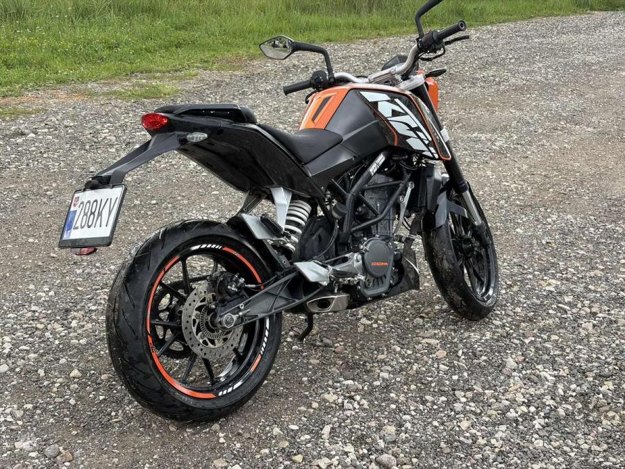 KTM Duke 2014 in Ukmerge, with an engine capacity of 0.13 L and mileage of 33 thousand km for 1100 €, photo 3 on AUTOMOTO.COM.LV