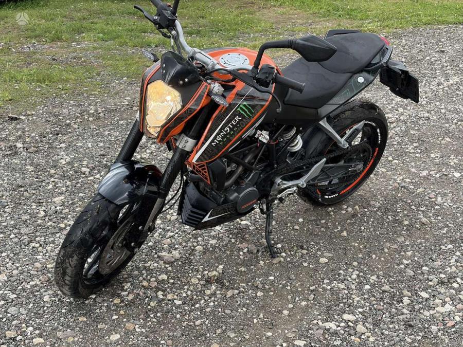 KTM Duke 2014 in Ukmerge, with an engine capacity of 0.13 L and mileage of 33 thousand km for 1100 €, photo 4 on AUTOMOTO.COM.LV