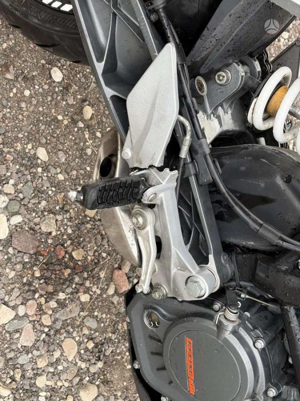 KTM Duke 2014 in Ukmerge, with an engine capacity of 0.13 L and mileage of 33 thousand km for 1100 €, photo 6 on AUTOMOTO.COM.LV