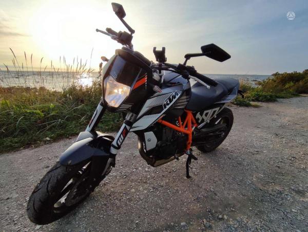 KTM Duke 2015 Tallina, ar dzinēja tilpumu 0.69 L un nobraukumu 17 tūkst. km par 2990 €, foto 3 vietnē AUTOMOTO.COM.LV