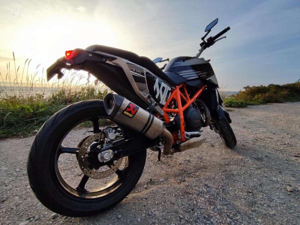 KTM Duke 2015 Tallina, ar dzinēja tilpumu 0.69 L un nobraukumu 17 tūkst. km par 2990 €, foto 4 vietnē AUTOMOTO.COM.LV
