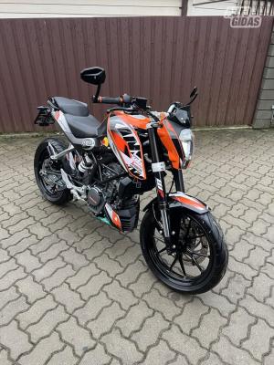 KTM Duke 2015 Prienai, ar dzinēja tilpumu 0.13 L un nobraukumu 20 tūkst. km par 1750 €, foto  vietnē AUTOMOTO.COM.LV