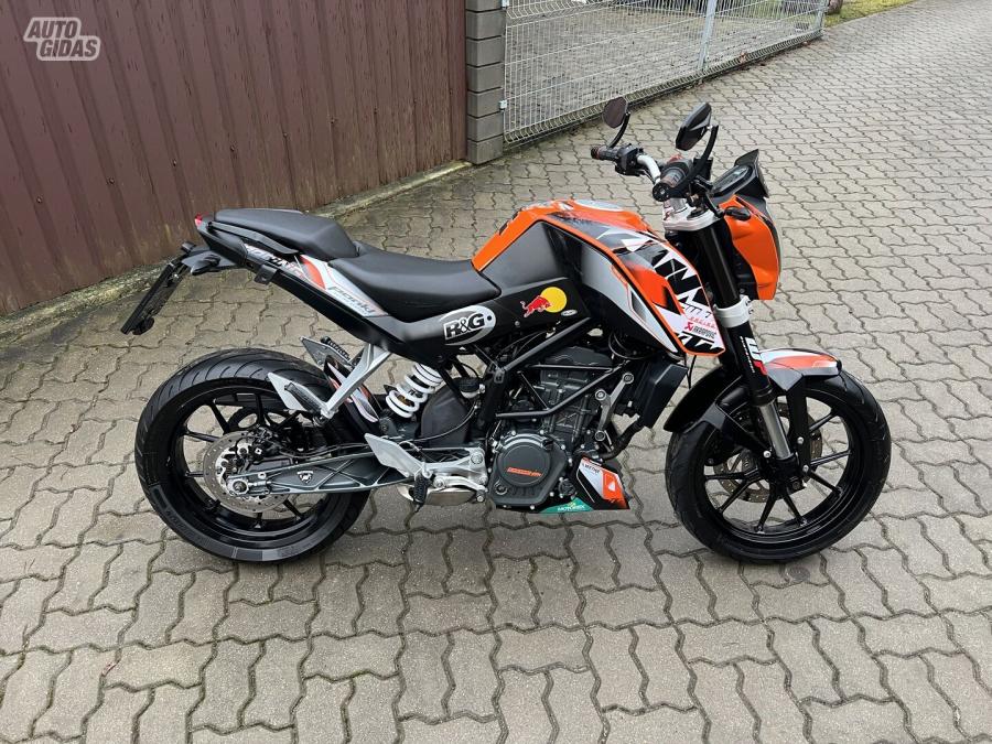 KTM Duke 2015 Prienai, ar dzinēja tilpumu 0.13 L un nobraukumu 20 tūkst. km par 1750 €, foto 2 vietnē AUTOMOTO.COM.LV