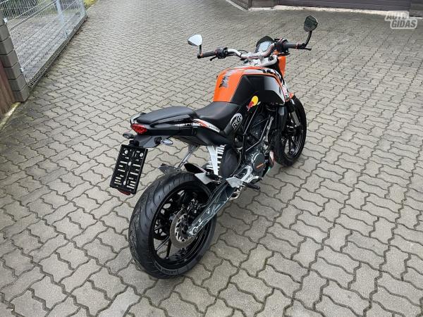 KTM Duke 2015 Prienai, ar dzinēja tilpumu 0.13 L un nobraukumu 20 tūkst. km par 1750 €, foto 3 vietnē AUTOMOTO.COM.LV