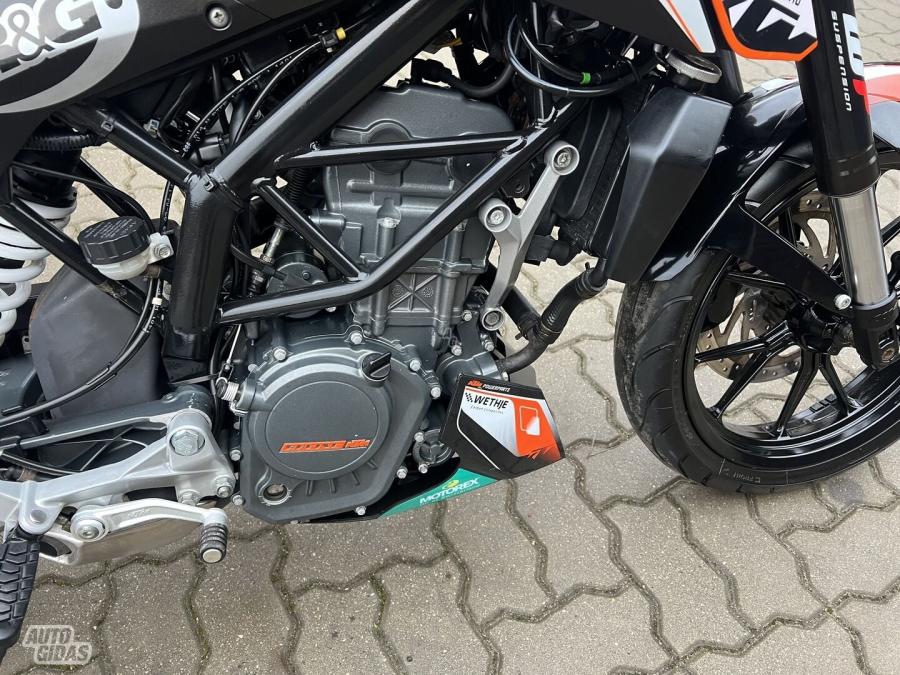 KTM Duke 2015 Prienai, ar dzinēja tilpumu 0.13 L un nobraukumu 20 tūkst. km par 1750 €, foto 9 vietnē AUTOMOTO.COM.LV