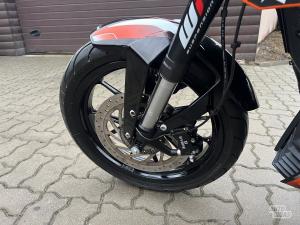KTM Duke 2015 Prienai, ar dzinēja tilpumu 0.13 L un nobraukumu 20 tūkst. km par 1750 €, foto 14 vietnē AUTOMOTO.COM.LV