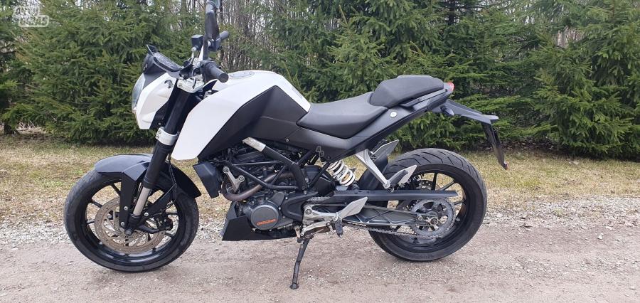 KTM Duke 2015 in Raseiniai, with an engine capacity of 0.13 L and mileage of 28 thousand km for 1650 €, photo 1 on AUTOMOTO.COM.LV