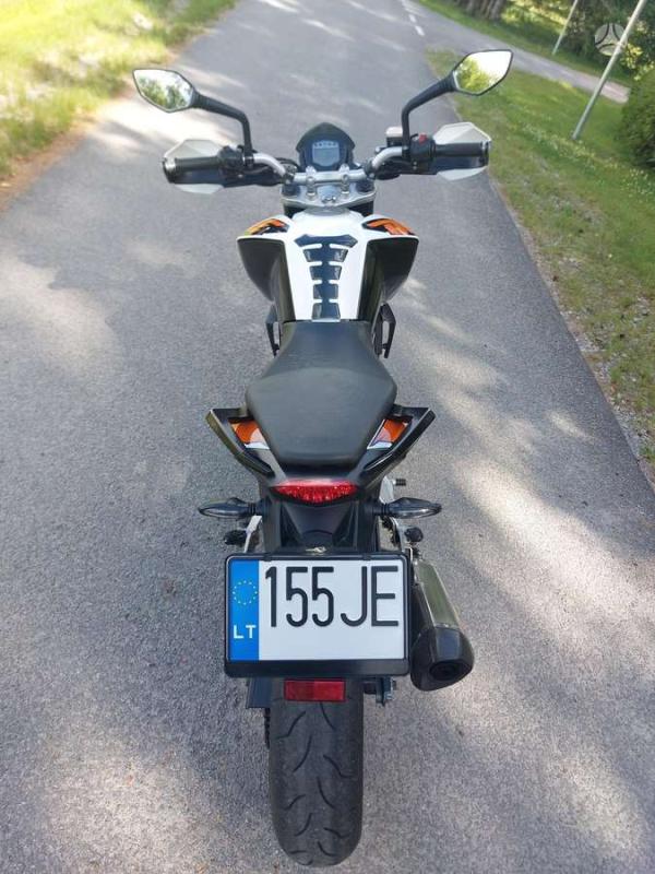 KTM Duke 2015 in Panevezys, with an engine capacity of 0.13 L and mileage of 43 thousand km for 1300 €, photo 6 on AUTOMOTO.COM.LV