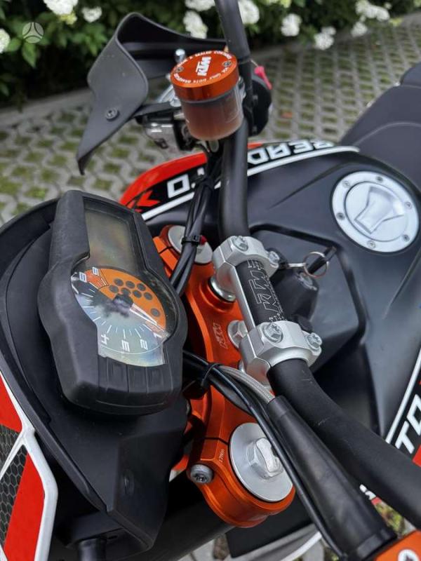 KTM Duke 2015 Viļņa, ar dzinēja tilpumu 0.69 L un nobraukumu 33 tūkst. km par 3500 €, foto 8 vietnē AUTOMOTO.COM.LV