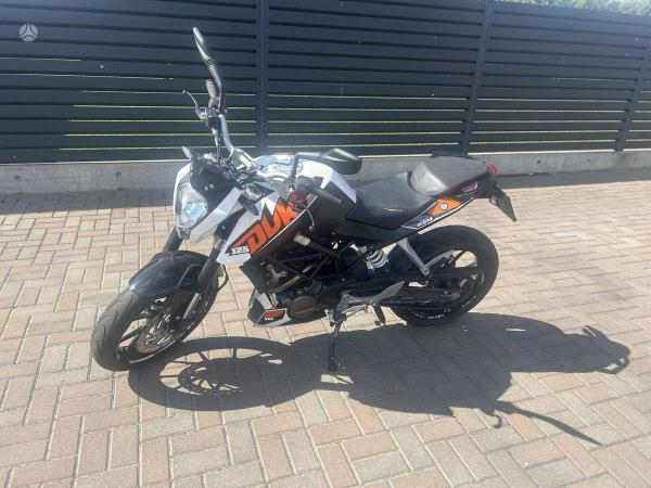 KTM Duke 2015 Kauņa, ar dzinēja tilpumu 0.13 L un nobraukumu 18 tūkst. km par 1900 €, foto 3 vietnē AUTOMOTO.COM.LV