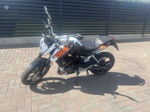 KTM Duke 2015 Kauņa, ar dzinēja tilpumu 0.13 L un nobraukumu 18 tūkst. km par 1900 €, foto 4 vietnē AUTOMOTO.COM.LV