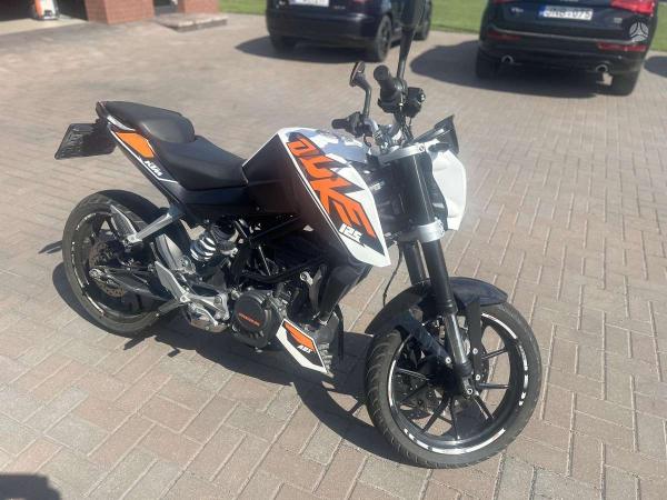 KTM Duke 2015 Kauņa, ar dzinēja tilpumu 0.13 L un nobraukumu 18 tūkst. km par 1900 €, foto 4 vietnē AUTOMOTO.COM.LV