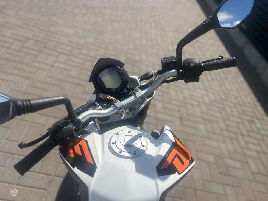 KTM Duke 2015 Kauņa, ar dzinēja tilpumu 0.13 L un nobraukumu 18 tūkst. km par 1900 €, foto 6 vietnē AUTOMOTO.COM.LV