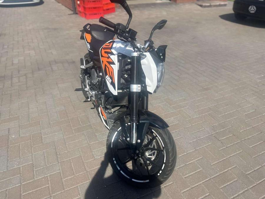 KTM Duke 2015 Kauņa, ar dzinēja tilpumu 0.13 L un nobraukumu 18 tūkst. km par 1900 €, foto 7 vietnē AUTOMOTO.COM.LV