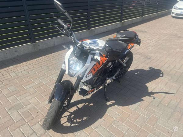 KTM Duke 2015 Kauņa, ar dzinēja tilpumu 0.13 L un nobraukumu 18 tūkst. km par 1900 €, foto 7 vietnē AUTOMOTO.COM.LV