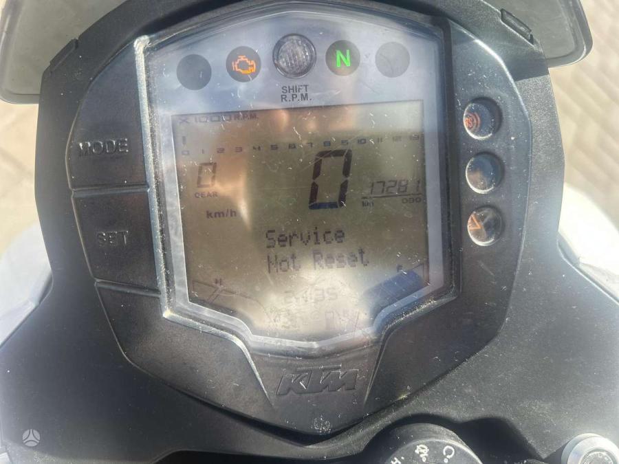 KTM Duke 2015 Kauņa, ar dzinēja tilpumu 0.13 L un nobraukumu 18 tūkst. km par 1900 €, foto 9 vietnē AUTOMOTO.COM.LV