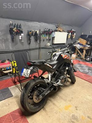 KTM Duke 2015 Dobele, ar dzinēja tilpumu 0.13 L un nobraukumu 0 tūkst. km par 2150 €, foto  vietnē AUTOMOTO.COM.LV