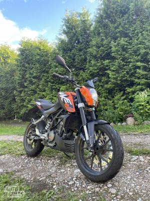 KTM Duke 2015 Trakai, ar dzinēja tilpumu 0.13 L un nobraukumu 23 tūkst. km par 2300 €, foto  vietnē AUTOMOTO.COM.LV
