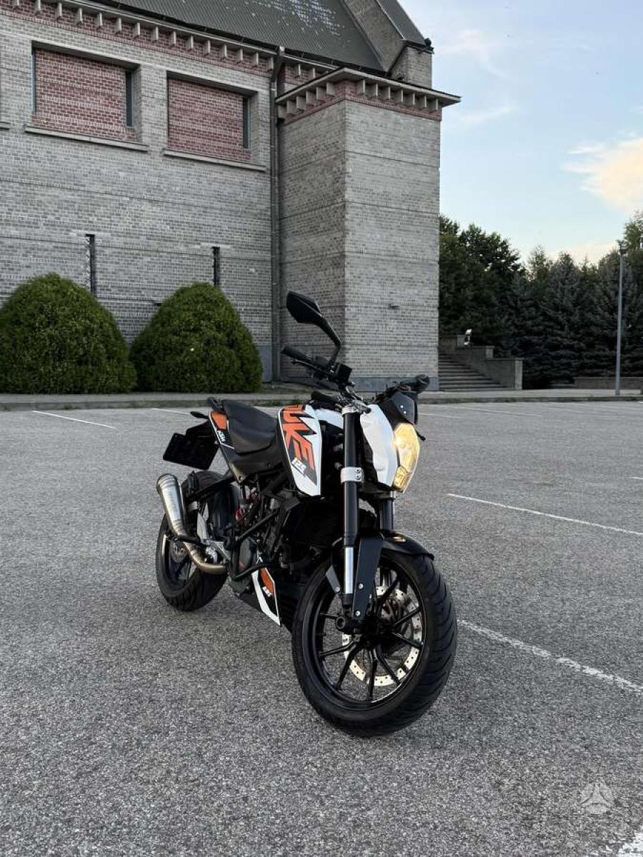 KTM Duke 2015 in Alytus, with an engine capacity of 0.13 L and mileage of 28 thousand km for 1800 €, photo 1 on AUTOMOTO.COM.LV
