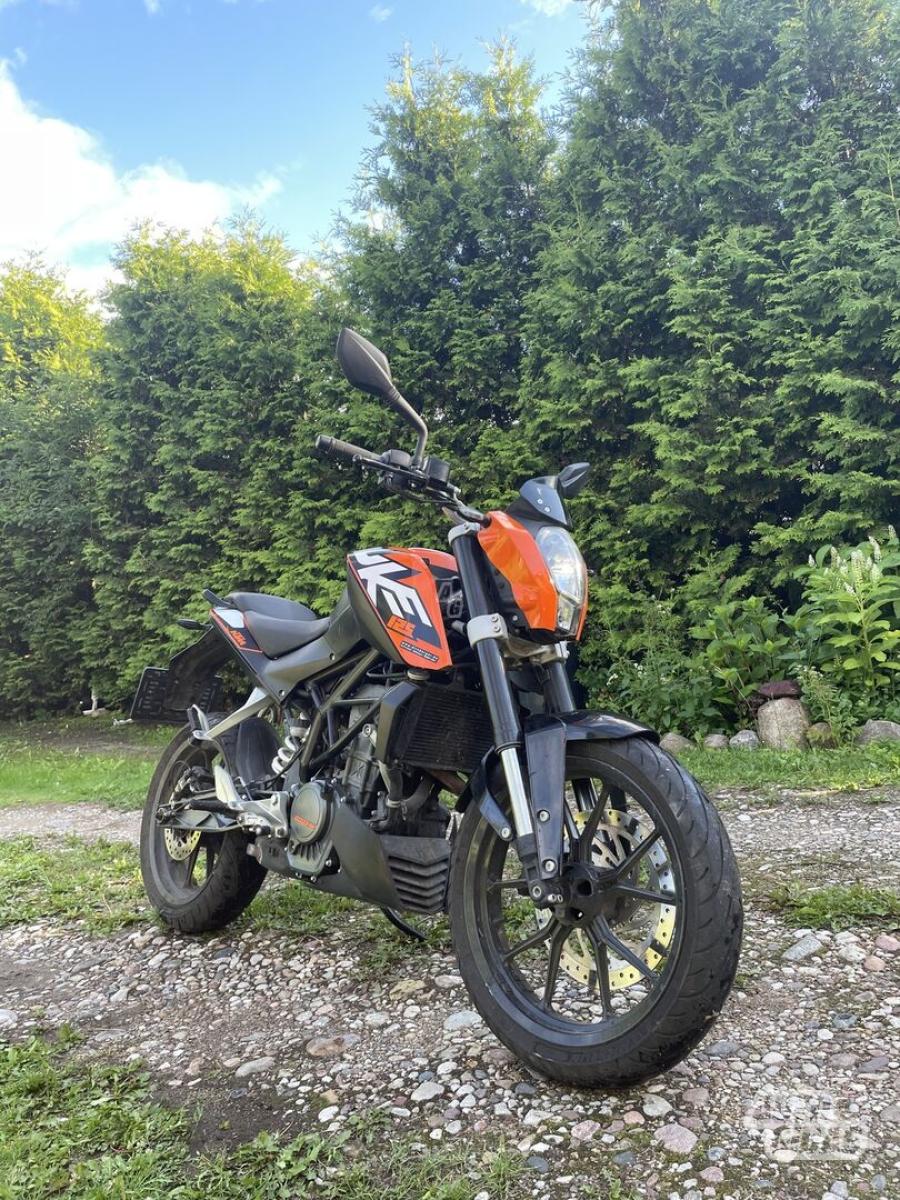KTM Duke 2015 Trakai, ar dzinēja tilpumu 0.13 L un nobraukumu 23 tūkst. km par 2300 €, foto 1 vietnē AUTOMOTO.COM.LV