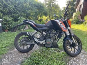 KTM Duke 2015 Trakai, ar dzinēja tilpumu 0.13 L un nobraukumu 23 tūkst. km par 2300 €, foto 5 vietnē AUTOMOTO.COM.LV