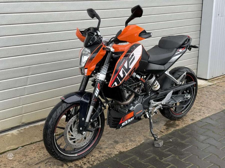 KTM Duke 2016 Vilkaviškis, ar dzinēja tilpumu 0.13 L un nobraukumu 12 tūkst. km par 1400 €, foto 1 vietnē AUTOMOTO.COM.LV