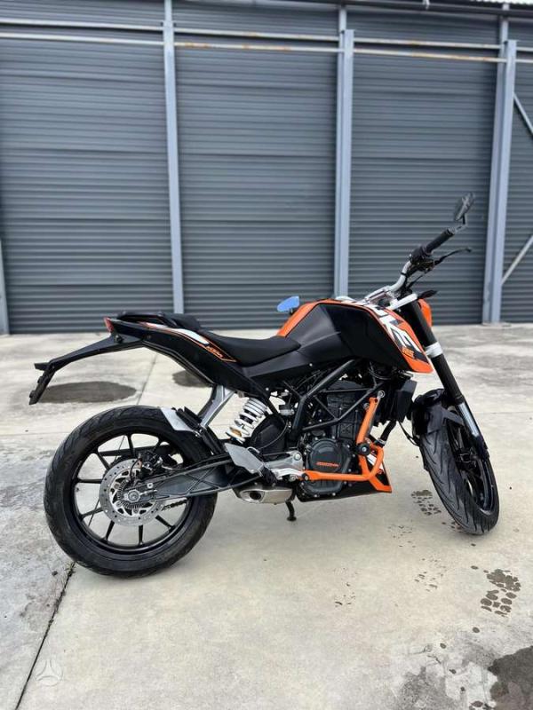 KTM Duke 2016 Utena, ar dzinēja tilpumu 0.13 L un nobraukumu 22 tūkst. km par 1500 €, foto 3 vietnē AUTOMOTO.COM.LV