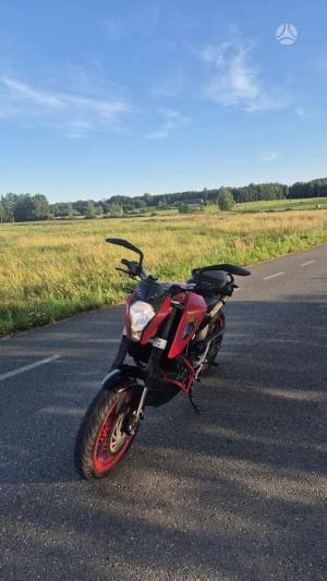 KTM Duke 2016 Utena, ar dzinēja tilpumu 0.13 L un nobraukumu 43 tūkst. km par 1650 €, foto 6 vietnē AUTOMOTO.COM.LV