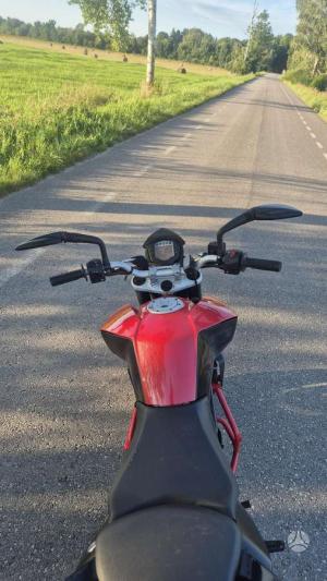 KTM Duke 2016 Utena, ar dzinēja tilpumu 0.13 L un nobraukumu 43 tūkst. km par 1650 €, foto 7 vietnē AUTOMOTO.COM.LV