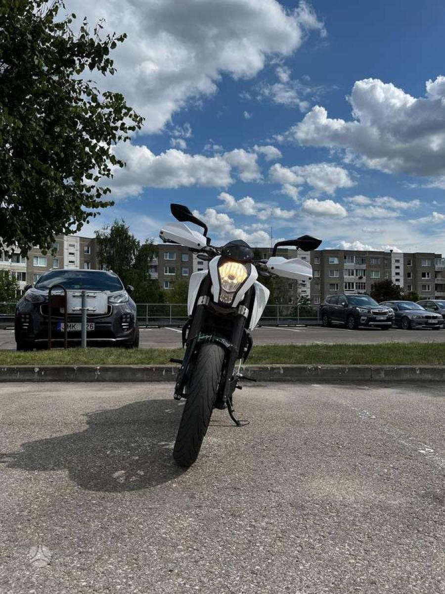 KTM Duke 2016 in Vilnius, with an engine capacity of 0.13 L and mileage of 42 thousand km for 2100 €, photo 3 on AUTOMOTO.COM.LV
