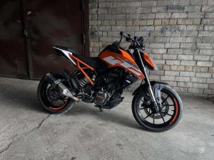 KTM Duke 2017 in Vilnius, with an engine capacity of 0.13 L and mileage of 32 thousand km for 2590 €, photo 2 on AUTOMOTO.COM.LV