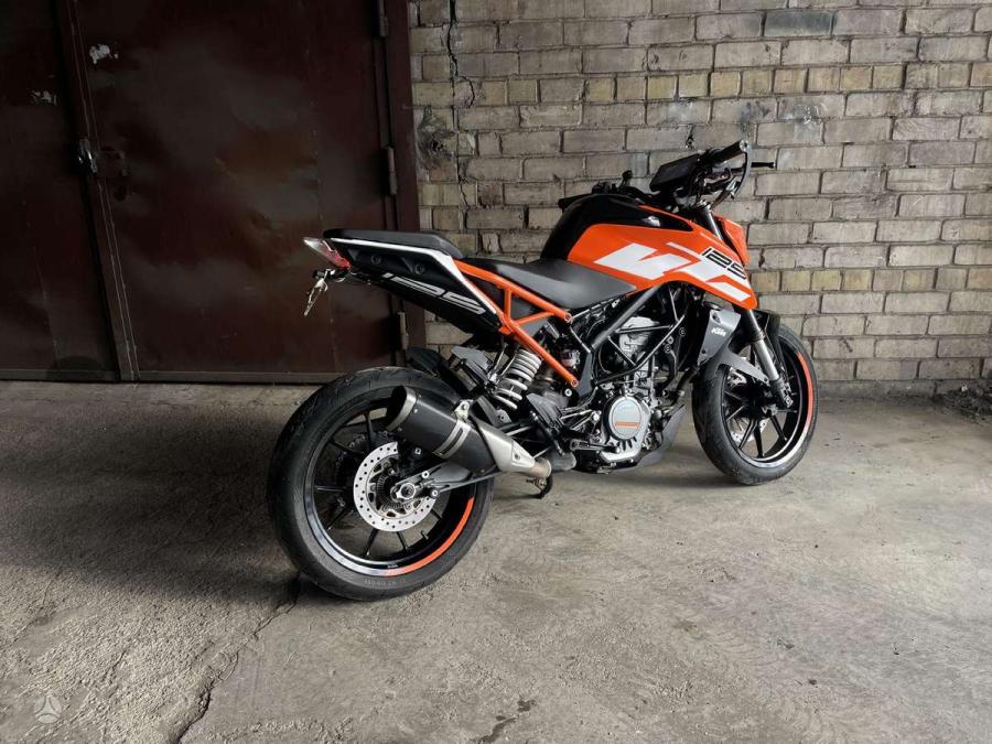 KTM Duke 2017 in Vilnius, with an engine capacity of 0.13 L and mileage of 32 thousand km for 2590 €, photo 3 on AUTOMOTO.COM.LV