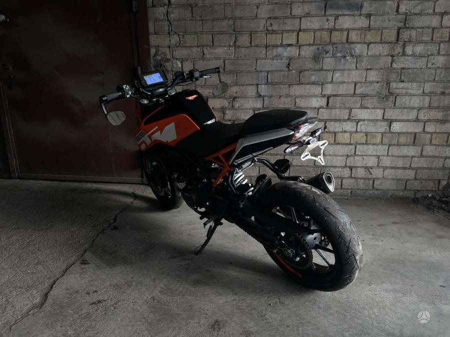 KTM Duke 2017 in Vilnius, with an engine capacity of 0.13 L and mileage of 32 thousand km for 2590 €, photo 6 on AUTOMOTO.COM.LV
