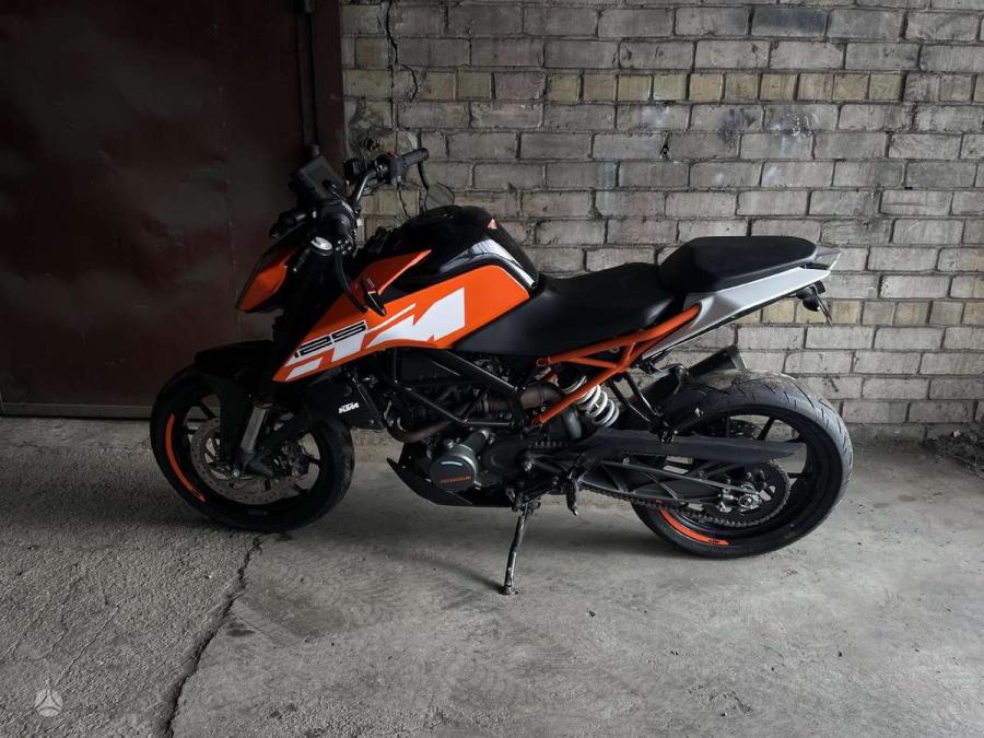 KTM Duke 2017 in Vilnius, with an engine capacity of 0.13 L and mileage of 32 thousand km for 2590 €, photo 8 on AUTOMOTO.COM.LV