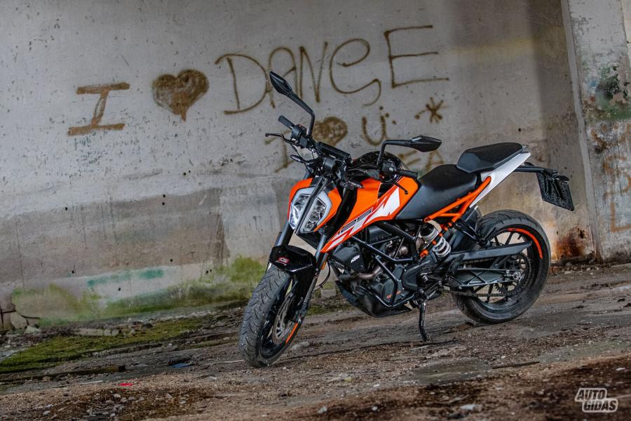 KTM Duke 2017 in Zarasai, with an engine capacity of 0.13 L and mileage of 20 thousand km for 2200 €, photo 2 on AUTOMOTO.COM.LV
