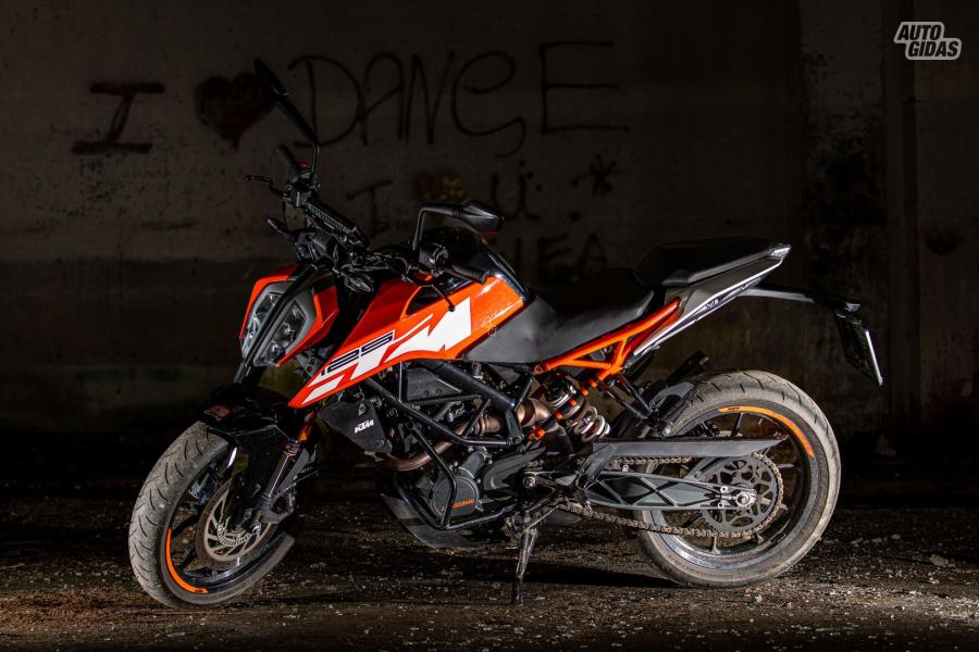 KTM Duke 2017 in Zarasai, with an engine capacity of 0.13 L and mileage of 20 thousand km for 2200 €, photo 3 on AUTOMOTO.COM.LV