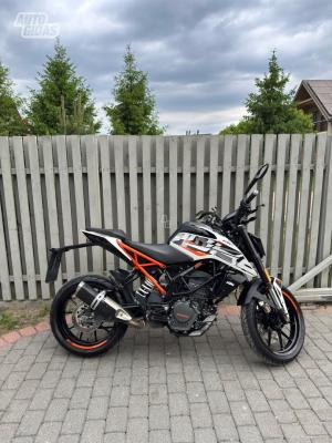 KTM Duke 2017 Palanga, ar dzinēja tilpumu 0.13 L un nobraukumu 39 tūkst. km par 2200 €, foto  vietnē AUTOMOTO.COM.LV