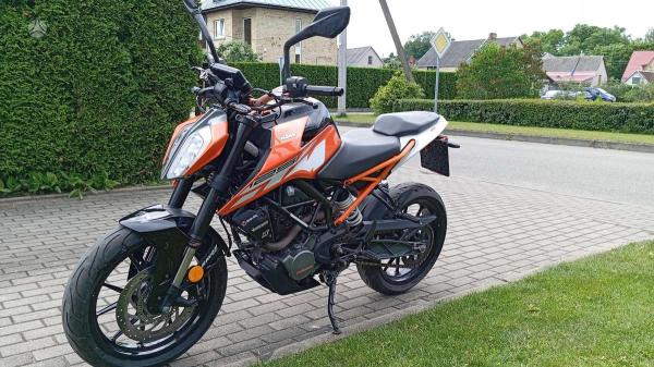 KTM Duke 2017 in Panevezys, with an engine capacity of 0.13 L and mileage of 27 thousand km for 2550 €, photo 2 on AUTOMOTO.COM.LV