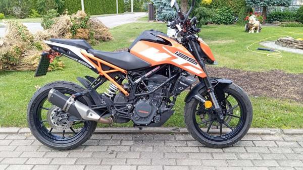 KTM Duke 2017 in Panevezys, with an engine capacity of 0.13 L and mileage of 27 thousand km for 2550 €, photo 4 on AUTOMOTO.COM.LV