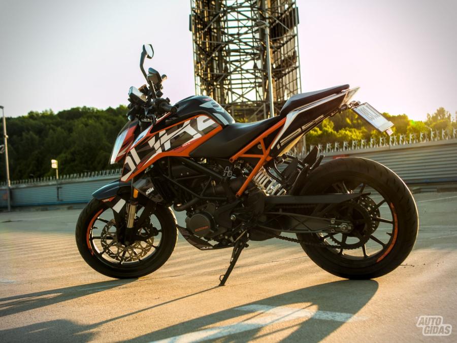 KTM Duke 2017 Viļņa, ar dzinēja tilpumu 0.13 L un nobraukumu 23 tūkst. km par 2550 €, foto 11 vietnē AUTOMOTO.COM.LV